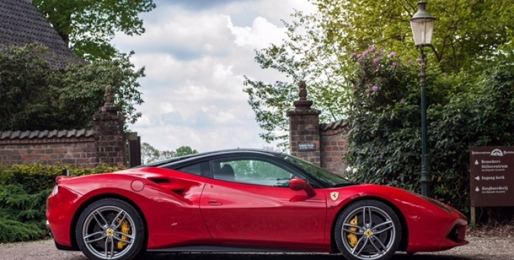 Location Ferrari Nice, Louer voiture luxe Cannes | Luxury car Rental